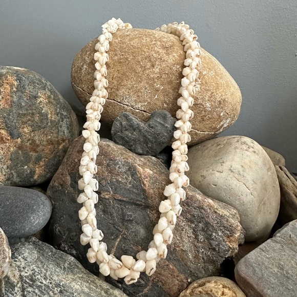 niihau | Jewelry | Classic Niihau Shell Pikake Necklace | Poshmark